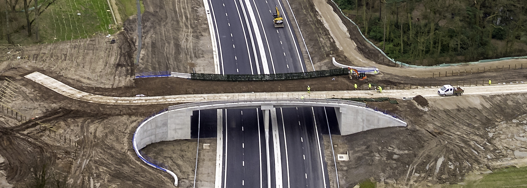 Mobilane Green Screens create green bridge for Highways England