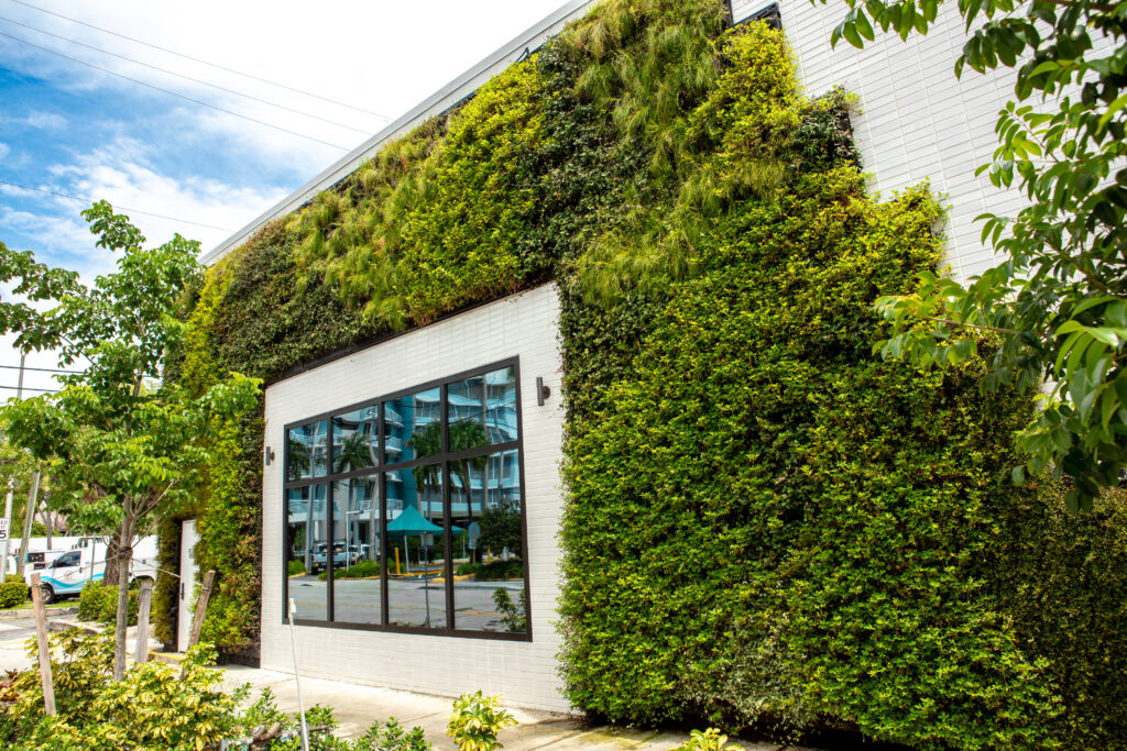 Gevelbegroeiing | Een nieuw interieur voor de wereld met Mobilane