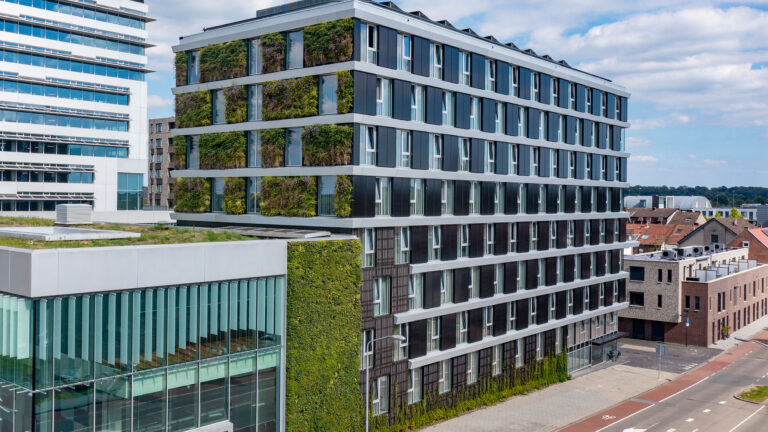 Meet de impact van groene gevels op biodiversiteit - ESG