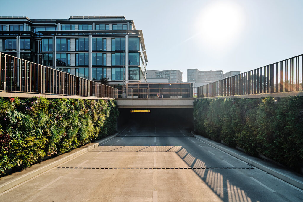 Living walls to enhance the new International Finance Centre