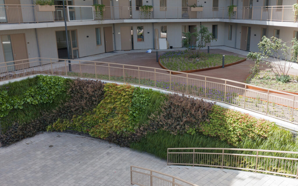 green facades in nature-inclusive apartment building Prinsenpark