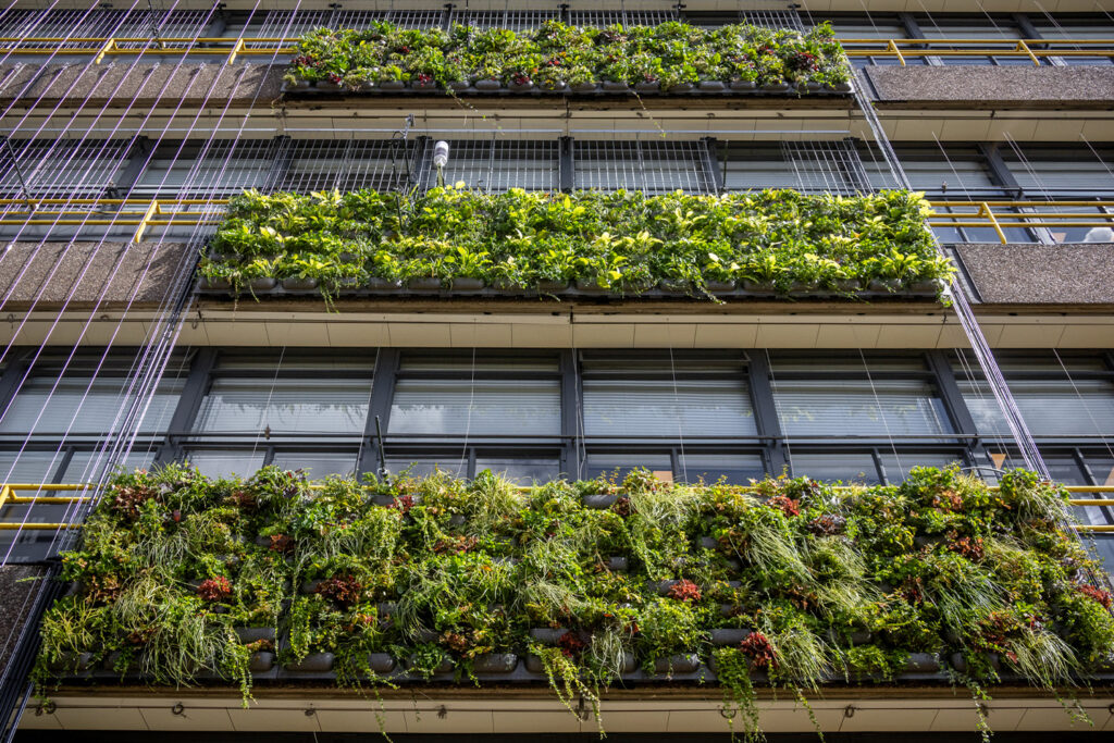 Onderzoek groene gevels TU Delft met Mobilane-systemen